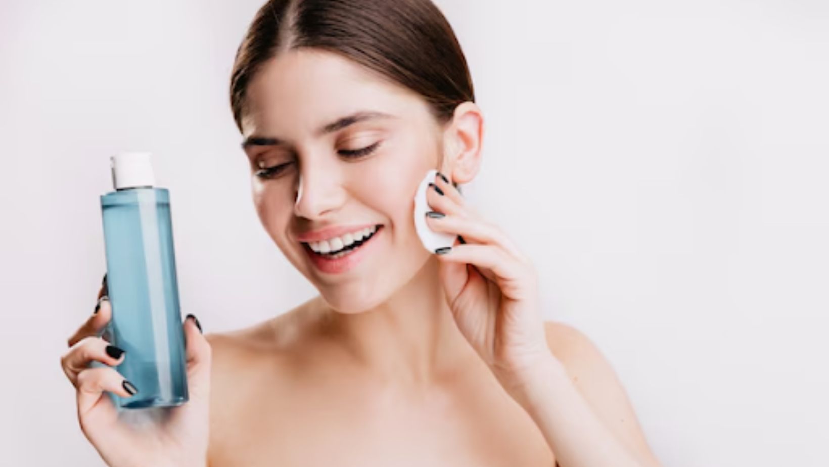 Facial Toner: The Benefits of Using a Facial Toner in Your Skincare ...